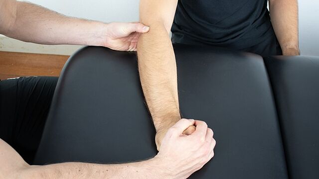 Cozen’s Test for Tennis Elbow Explained - WikiSM (Sports Medicine Wiki)